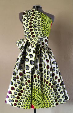 47 modèles de robes en pagne chics et tendances pour vos occasions