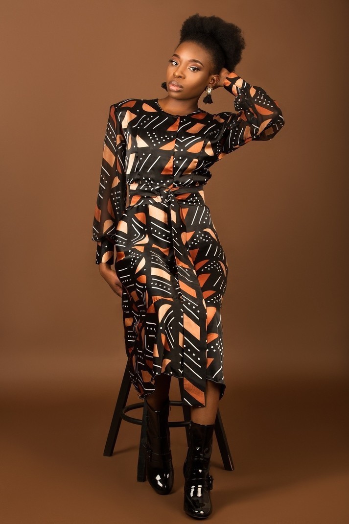 10 jolies robes en pagne parfaites pour les fêtes - Silence Brisé